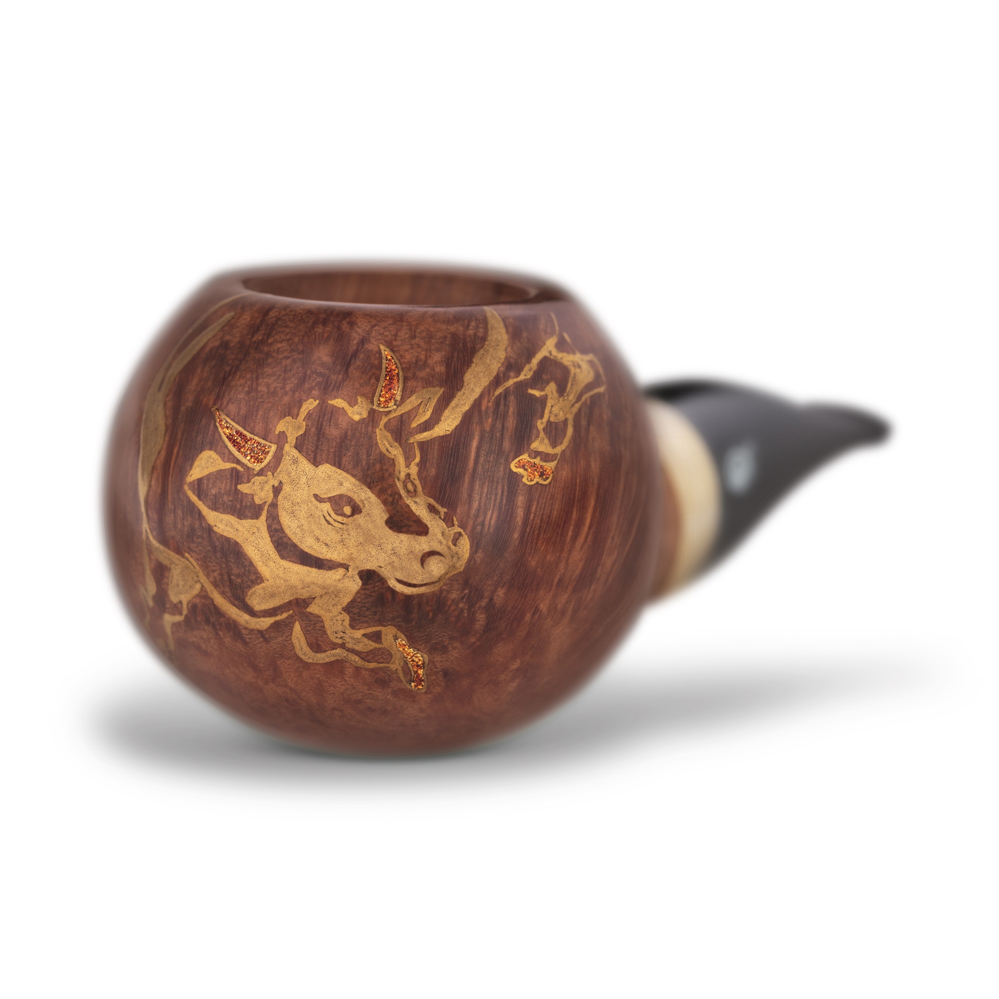Davidoff Celebrates Year Of The Ox with a Masterpiece Humidor & Pipe ...